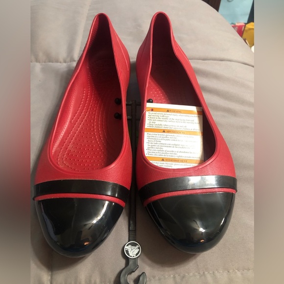 CROCS | Shoes | Crocs Cap Toe Flat Women | Poshmark